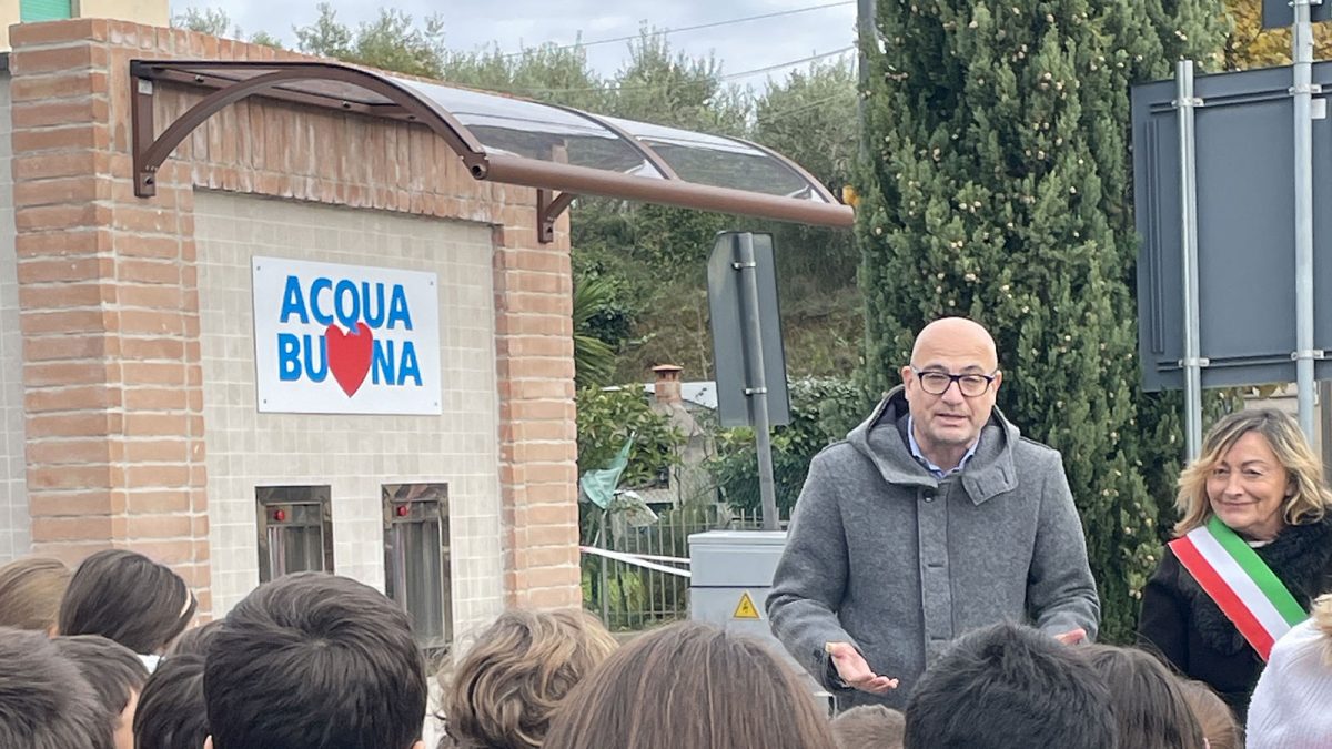 Palaia: inaugurato un nuovo fontanello di acqua ad alta qualità nel ...